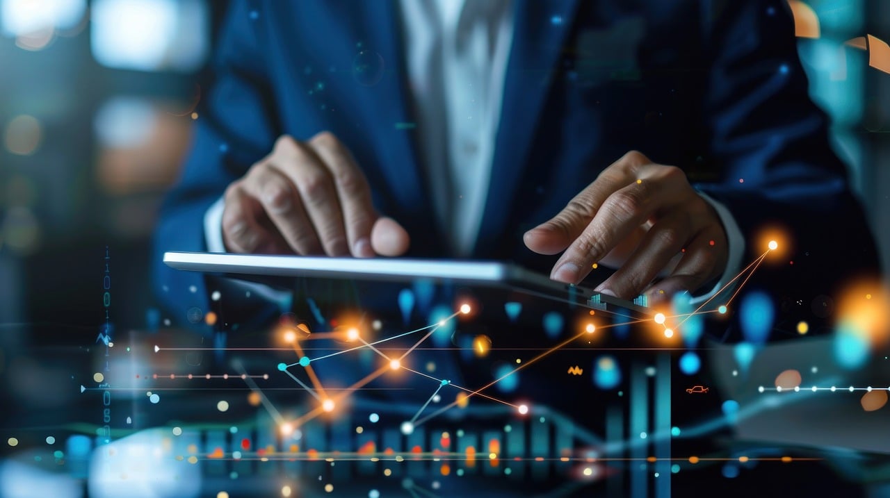 What is a Finance Director: Roles and Responsibilities Explained - CFO ...